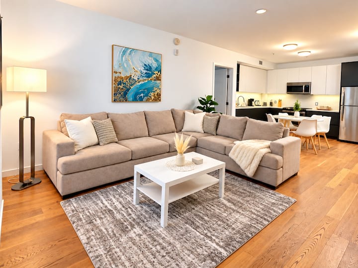 Modern 2br On Hollywood Boulevard - West Hollywood