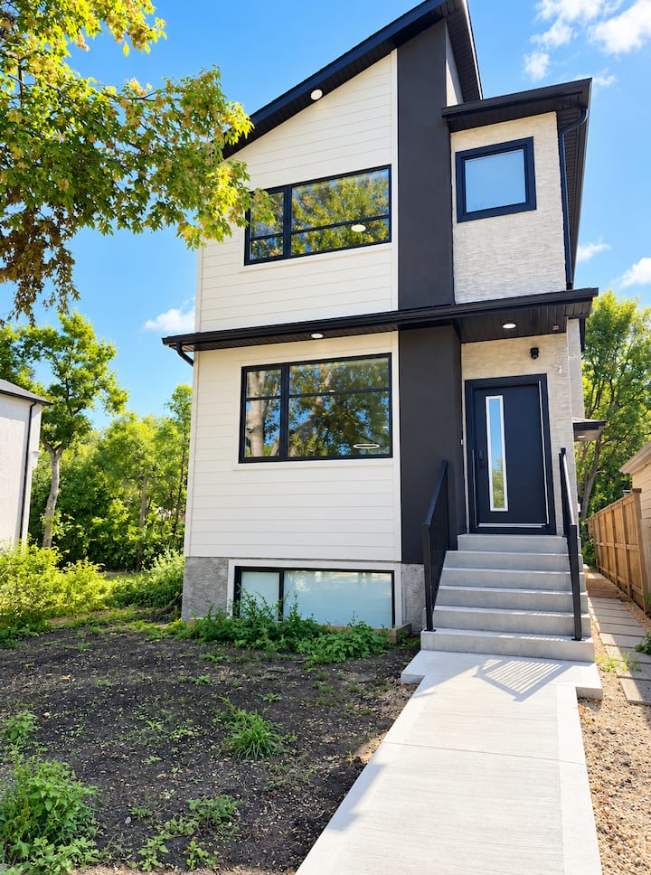 Wow, What A Home! | Elevated Contemporary Elegance - Winnipeg