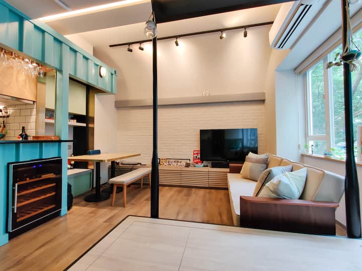 Fully Equipped Modern Condo Near Central - Wan Chai