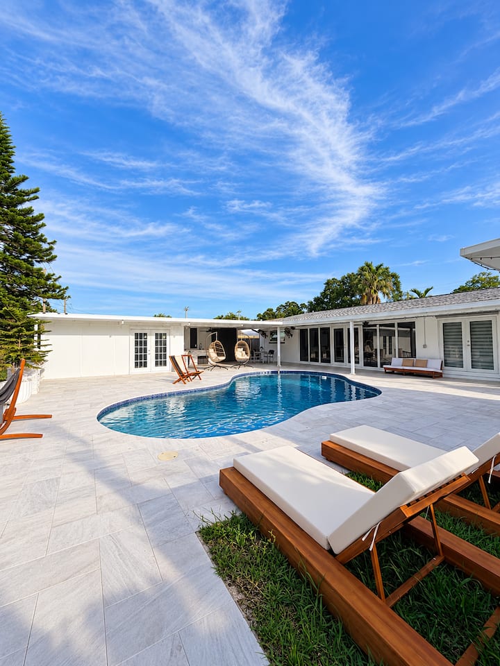 The Restoration House | Luxury & Wellness - Hollywood, FL
