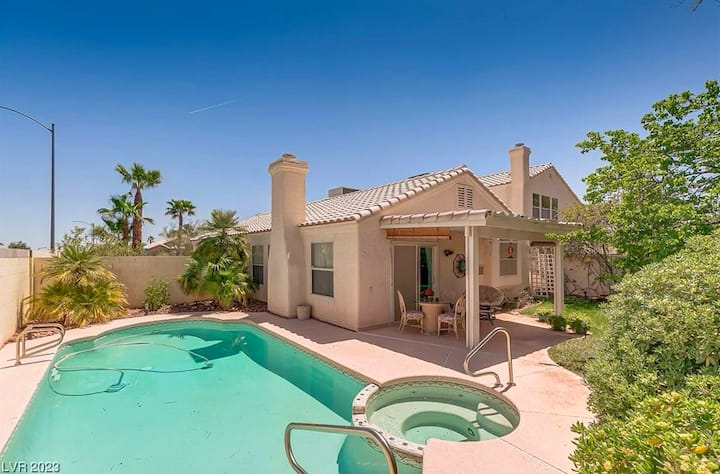 Peaceful Home By Rampart Casino 3 Bedroom 2 Bath - ラスベガス