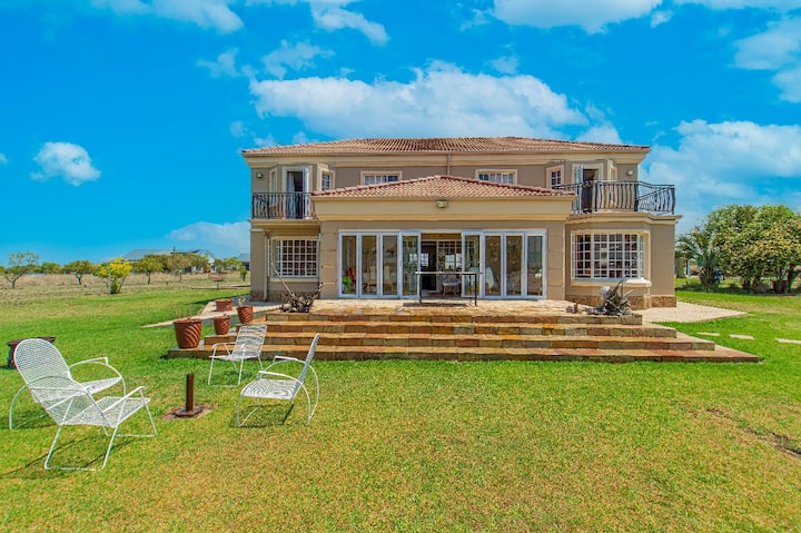 On The Vaal Is A Beautiful Retreat Place. - Deneysville