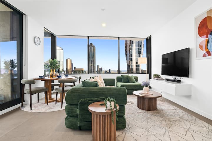 Breathtaking 2br Skyline Views | Pool, Gym & Sauna - Australia