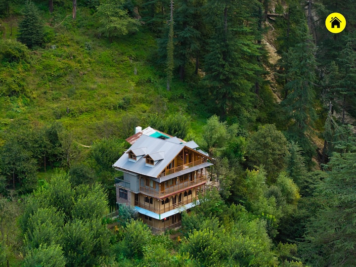 Riverside Hideaway In Jibhi | Spacious & Rustic - Jibhi