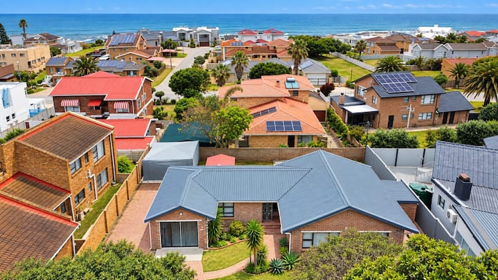 Bayview Beach House | Coastal Escape In Hartenbos - Mossel Bay