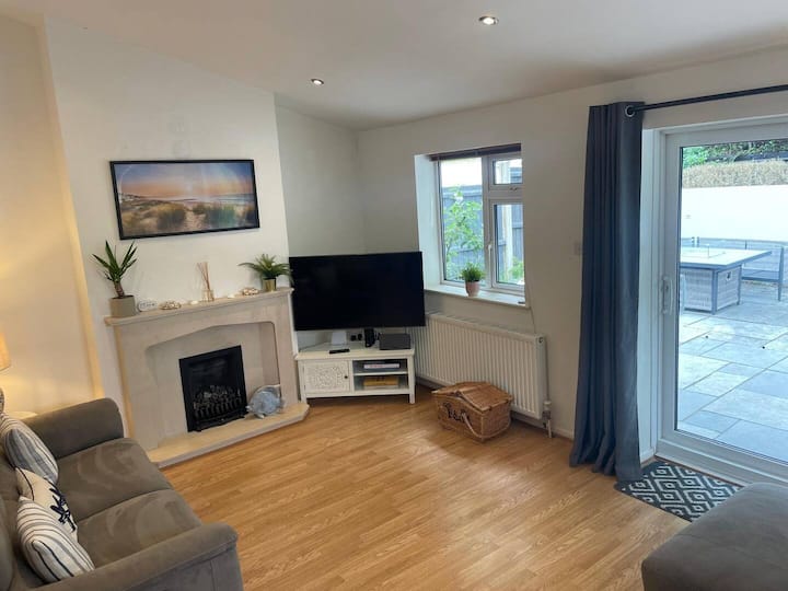 3 Bedroom Relaxed Coastal Living | Sandbanks Close - Bournemouth