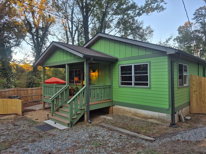 Jackalope's Den - Guest Suite In Weaverville - Weaverville, NC