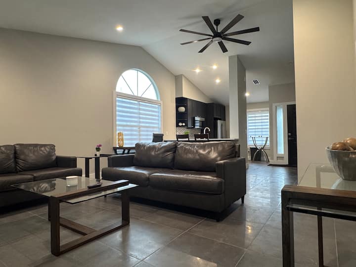 Newly Renovated!
Near Park+base+beach+ Expressway - Jacksonville, FL