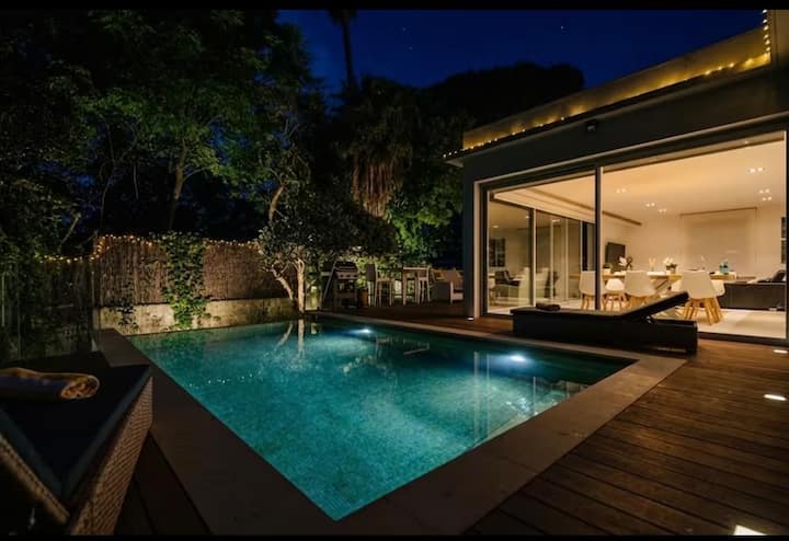 Villa Au Cœur De Cannes Avec Piscine Chauffée. - Cannes
