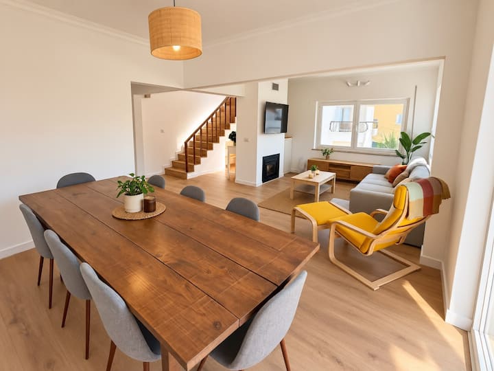 3 Bedroom Apartment - Upstairs With Varanda - Estoril