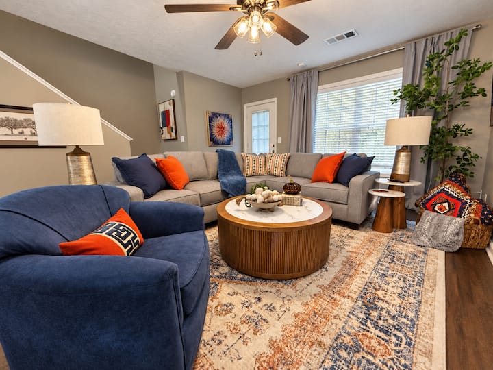 Tiger Crossing | 2bd/2.5ba W Pool & Parking - Auburn, AL