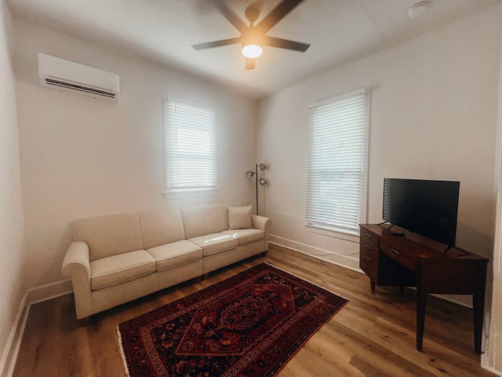 New Reno, Open & Airy, Central, Private & More! - 에번즈빌