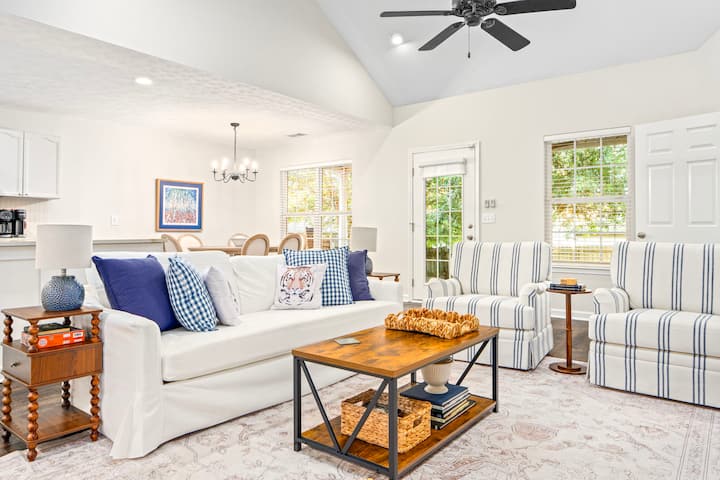 New! 3br/2ba House - 0.8 Mi From Downtown Auburn - オーバーン, AL
