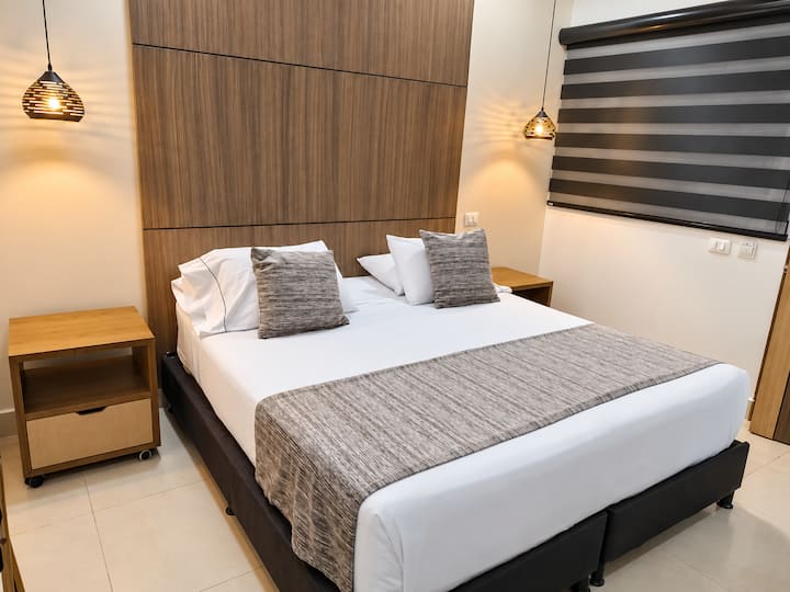 Habitación Moderna/ac/provenza Poblado - Medellín