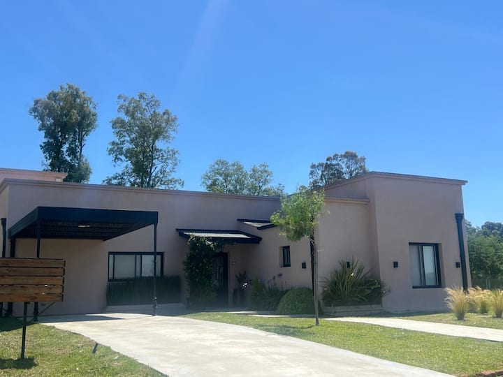 Casa En Barrio Cerrado Tranquilo Con Seguridad - Luján