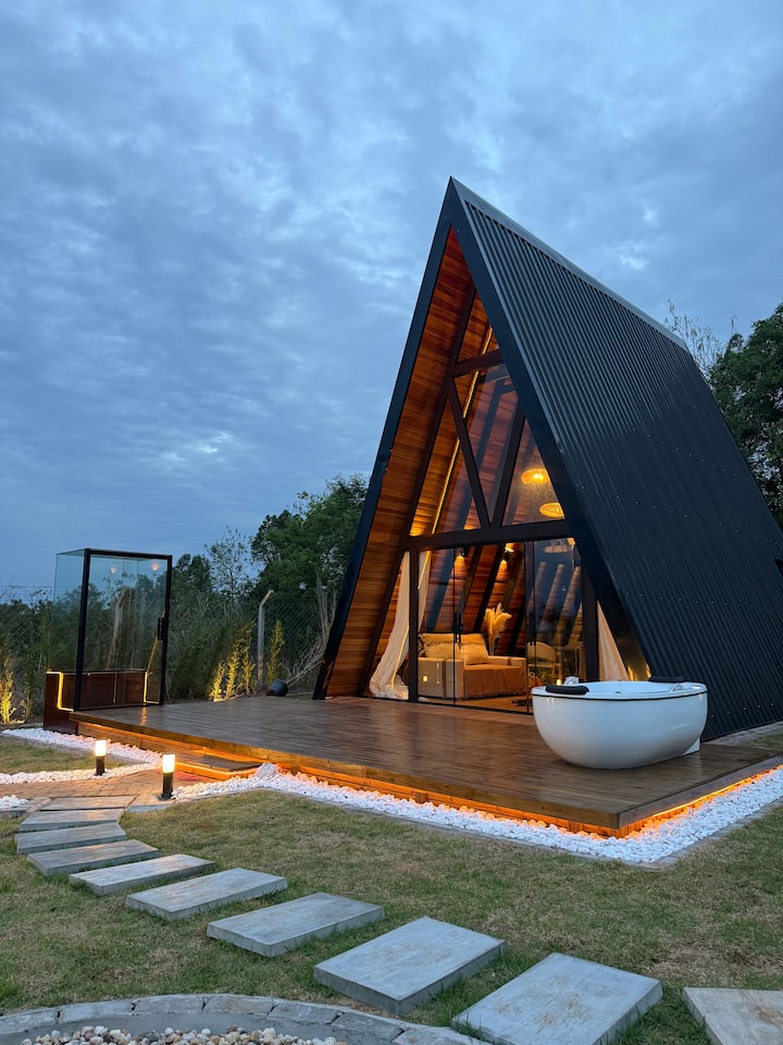 Cabana Triangular Com Banheira No Bosque - Londrina