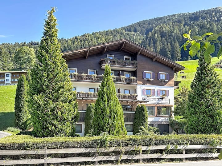 Kitzsteinhorn Am See By Interhome - Zell am See