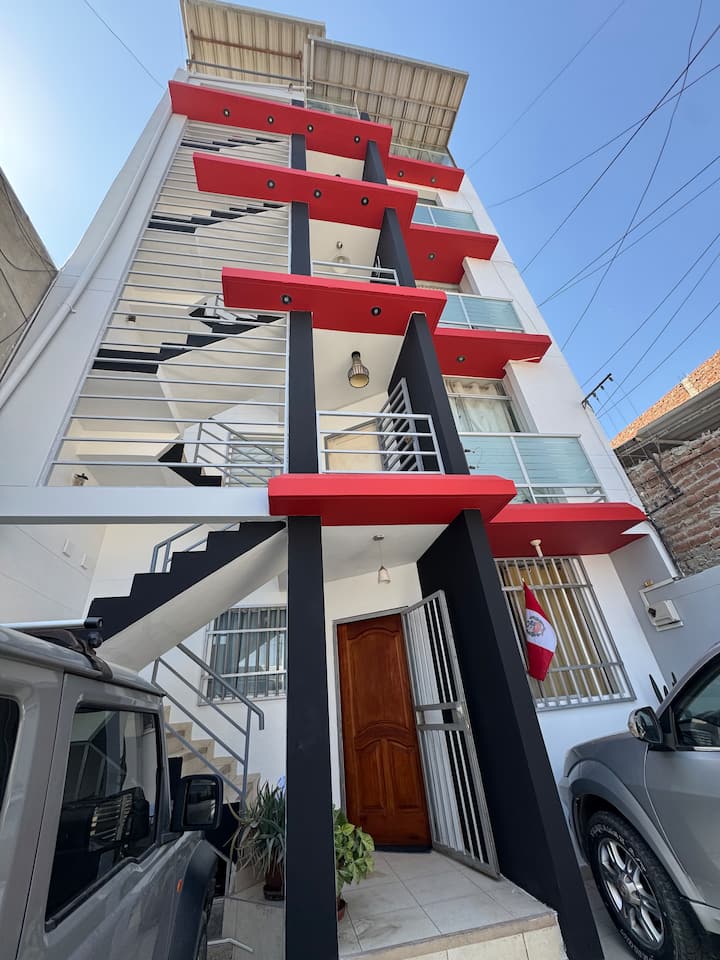 Edificio Privado Con Rooftop-10 Camas/18 Huéspedes - Piura