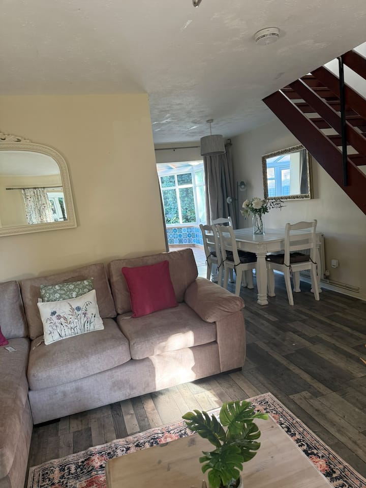 3br Lakefront Home | Walks, Views & Free Parking - 러프버러