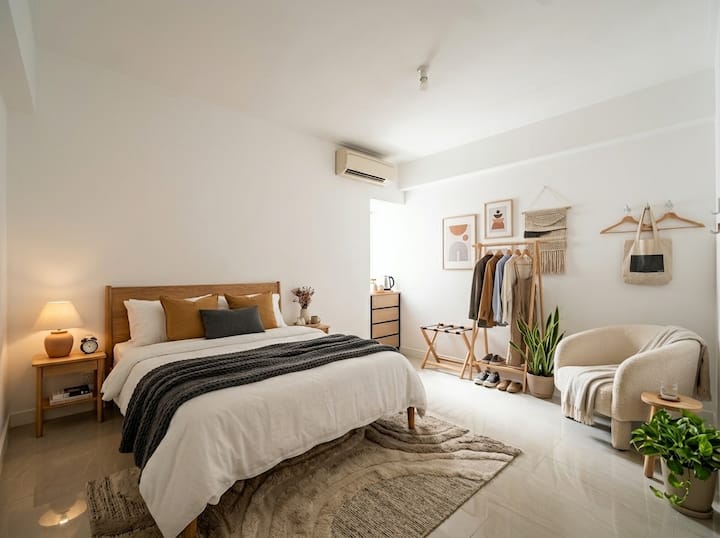 Spacious Bedroom | Private Bathroom | Prime Cwb - North Point