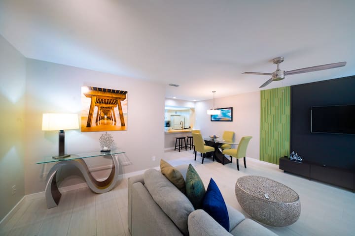 Cape Coral Retreat - Cape Coral, FL