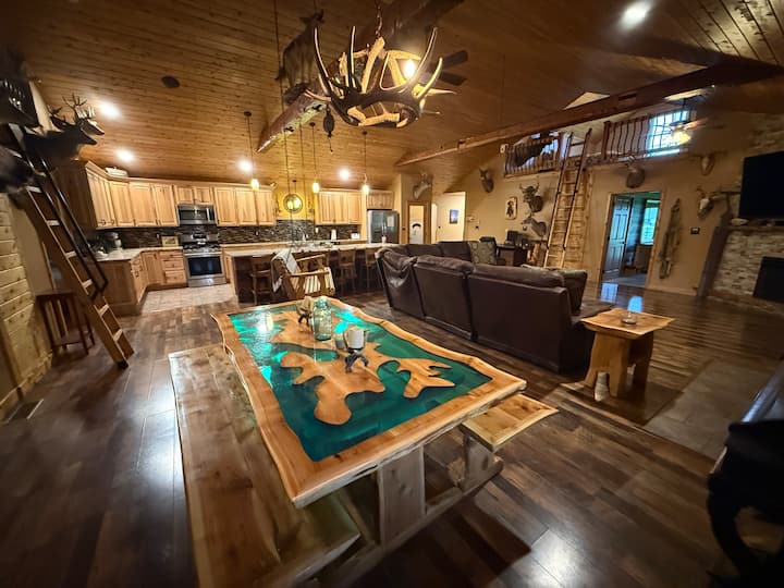 The Woodland Lodge | Sleeps 15 | Rustic Luxury - 프랭크퍼트