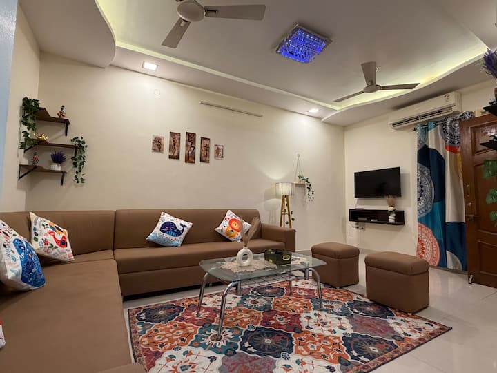 The Warm Willow | Spacious 3bhk Near Rkmp - Bhopal