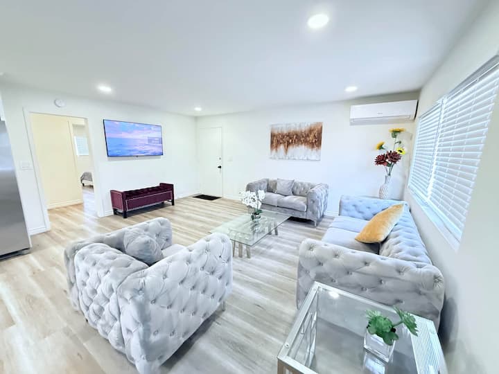 40% Off 2 Master Beds Near Hospital, School, Shops - Claremont, CA