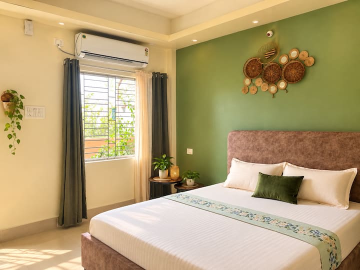 Maple Dew Stay | The Pals| Cozy Nature Inspired | - Agartala