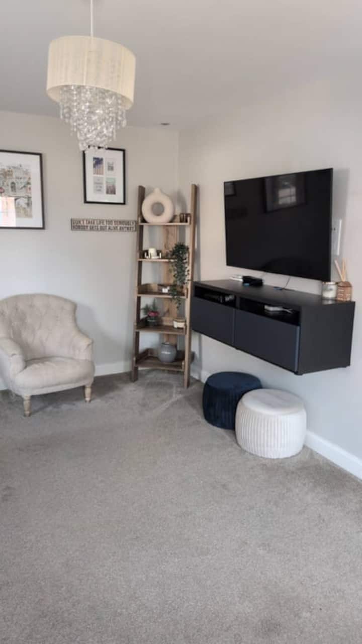 2-bed Home With Parking Near Trent Bridge - Nottingham