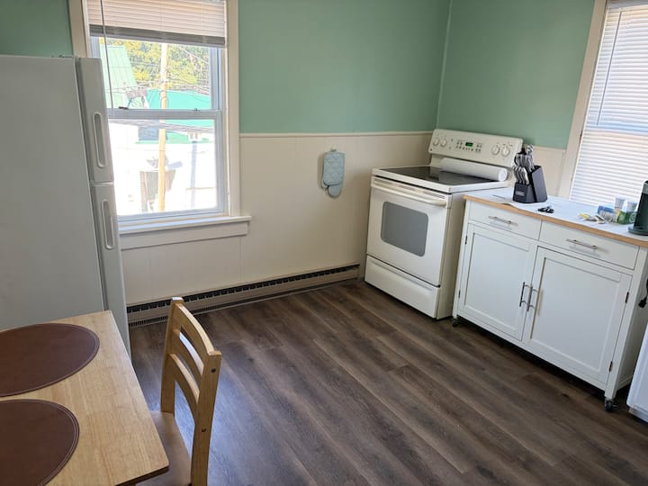 Newly Renovated 2bedroom Upstairs Apartment. - Plattsburgh, NY
