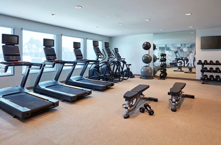 Stylish 3 Separate Hotel Suites W/ Breakfast - Bellflower, CA