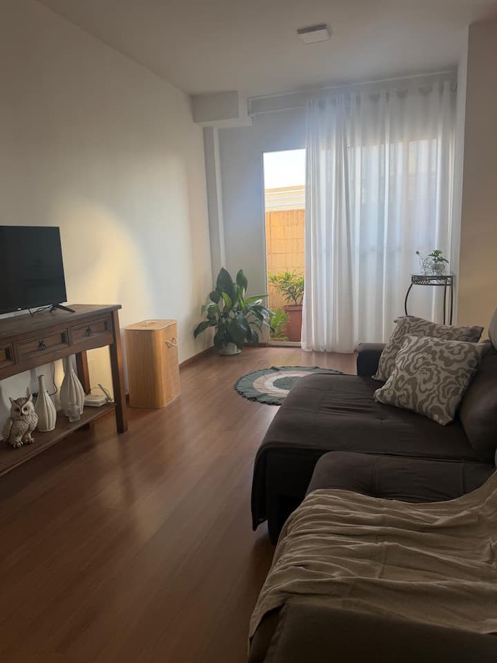 Apartamento Com Piscina - Maringá