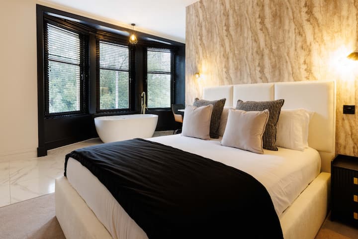 The Sandmyle Hotel And La Cabra - Glasgow