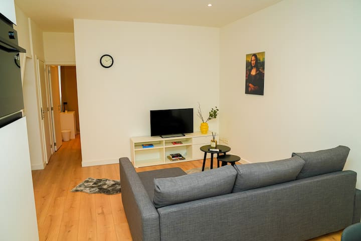 Comfortable 1br + Living Room | Near City Center - Gent
