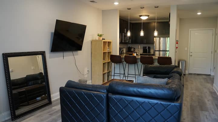 Modern & Spacious 1br | Easy Nyc Access + Parking - North Bergen, NJ