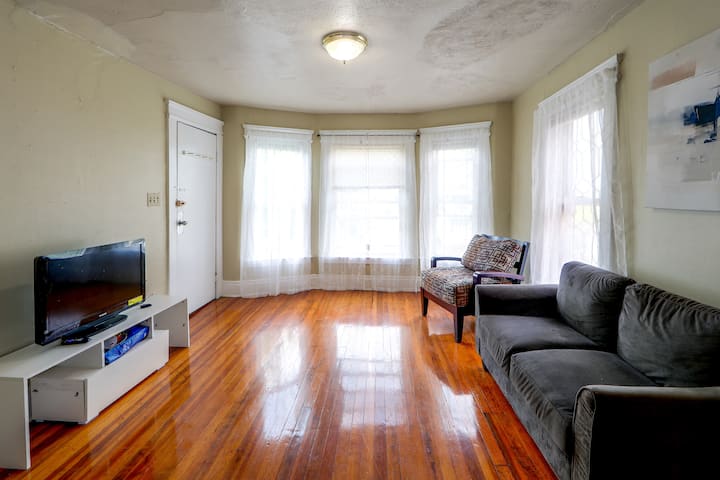 Walk To Rosamond Gifford Zoo & Dining! Cozy Unit - Syracuse, NY