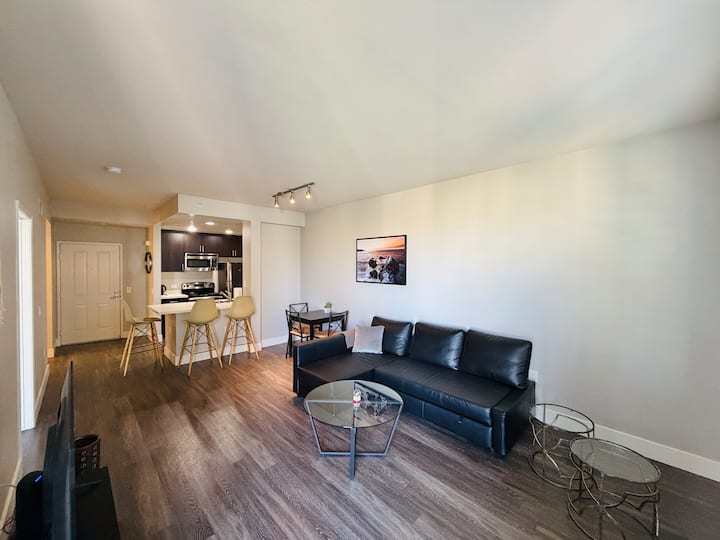 1 Bd Prime Santa Monica Location+ Pool-gym-parking - Santa Monica, CA
