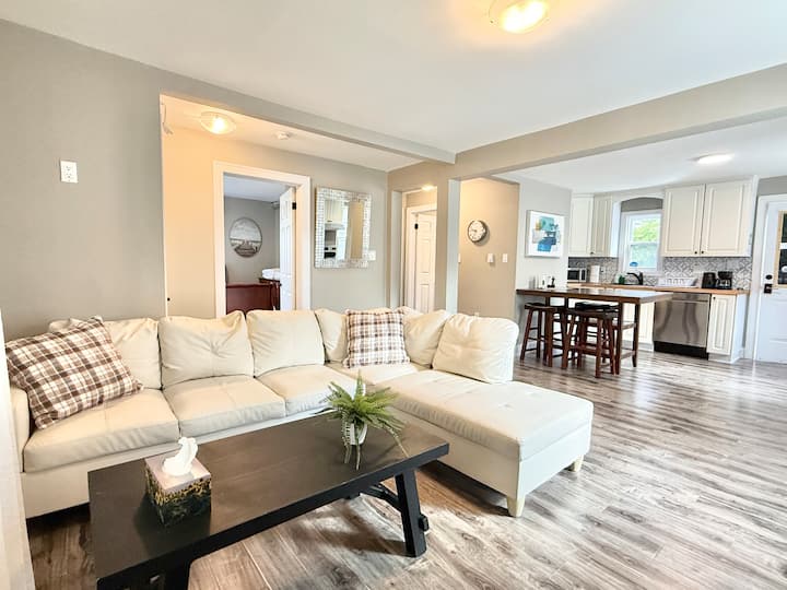 Entire 2-bedroom Apartment In The Heart Of Halifax - Halifax