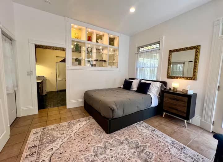 Easy Sf Access In Sausalito Retreat + Full Kitchen - Sausalito, CA