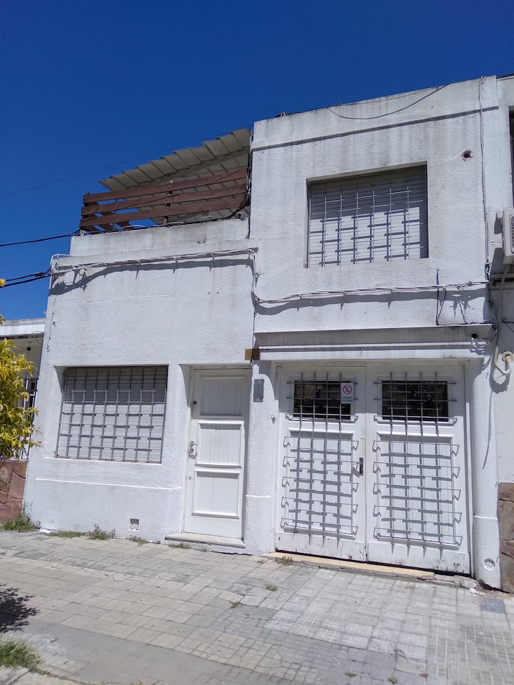 Se Amuebla Ha Pedido Hasta 8 P. - Montevideo