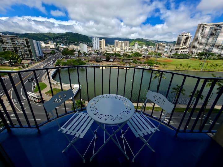 Aloha Breeze Waikiki-cozy 1br Canal View! - Honolulu, HI
