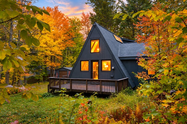 Mount Snow A-frame | Sauna + Hot Tub + Game Room - Mount Snow, VT