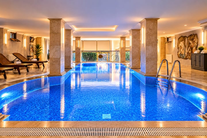 Luxury Bosphorus Villa | Indoor Pool & Spa - Istanbul