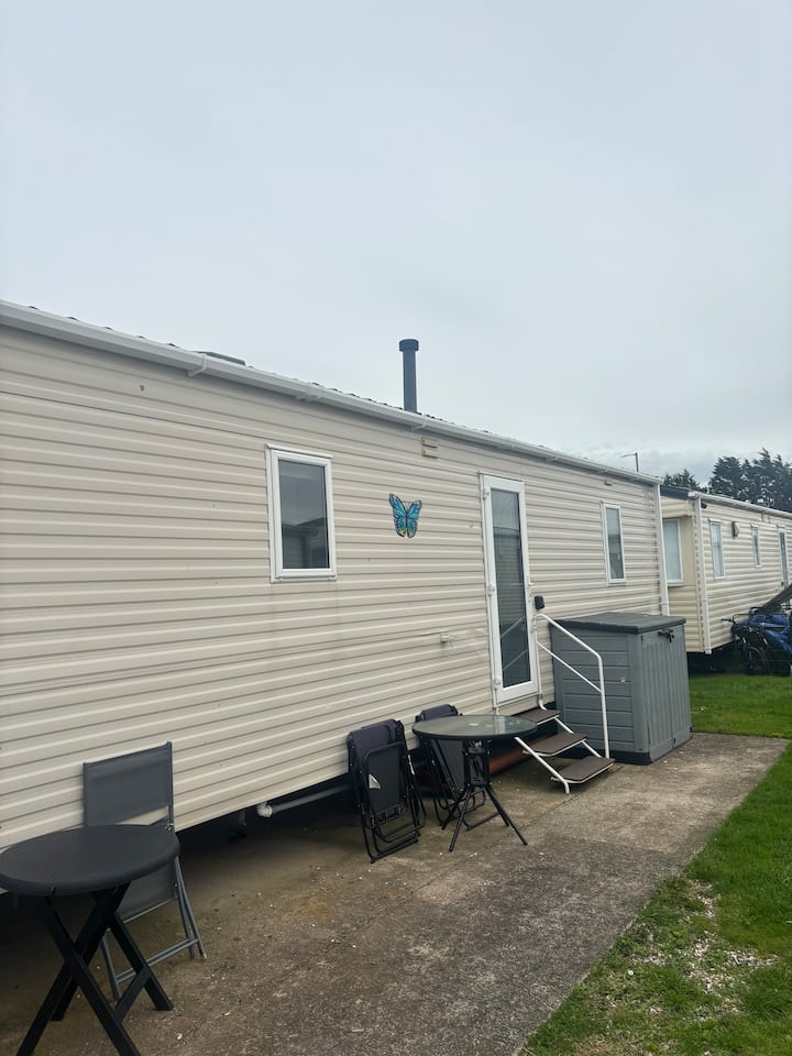 6 Berth Basic Caravan On Lyons Robin Hood. - Rhyl