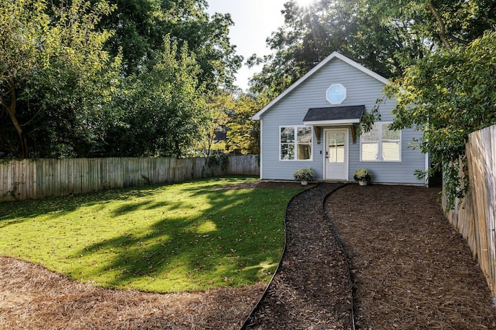The Tiny Blue House - Raleigh, NC