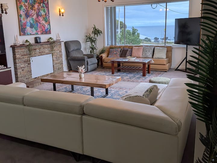 Absolute Beachfront | Stunning Ocean Views - Bunbury