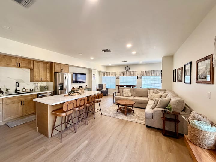 The Downtown Loft - Groveland, CA
