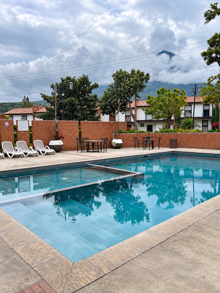 Senderos 12 Min Antigua | Pool / Wi-fi / Views - Guatemala