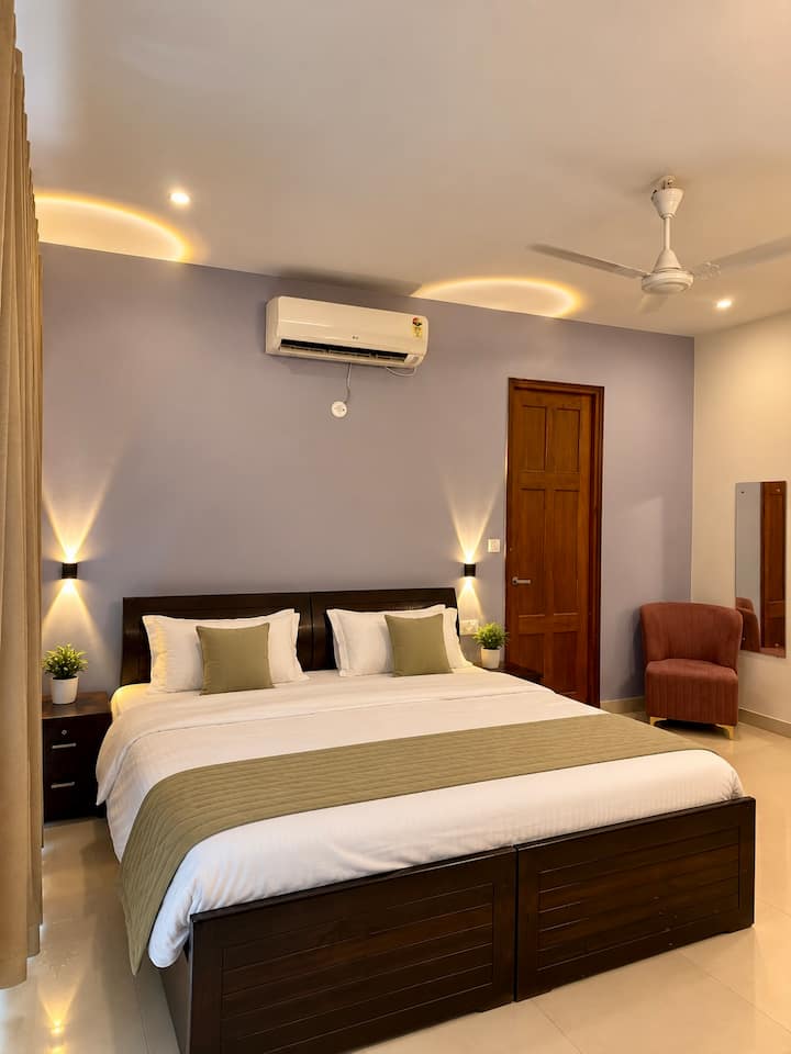 Elegant Stay With Garden In Lucknow - India